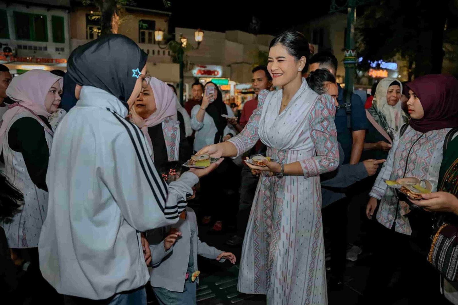 Kahiyang Ayu Bawa Batik Sumut Bersinar di Gebyar Kriya Nusantara ...